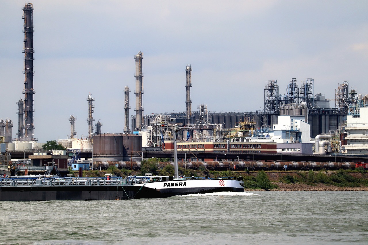 Oil & Gas Value Chain: How Energy Really Works Guide