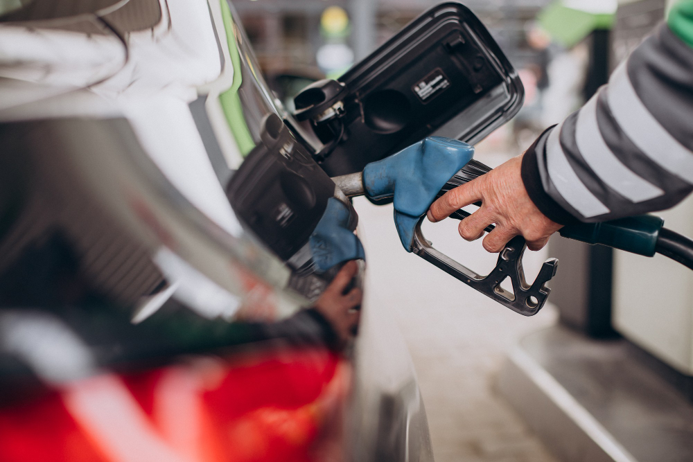 EIA Forecasts Lower Gasoline Prices and Shifting Energy Mix Through 2027